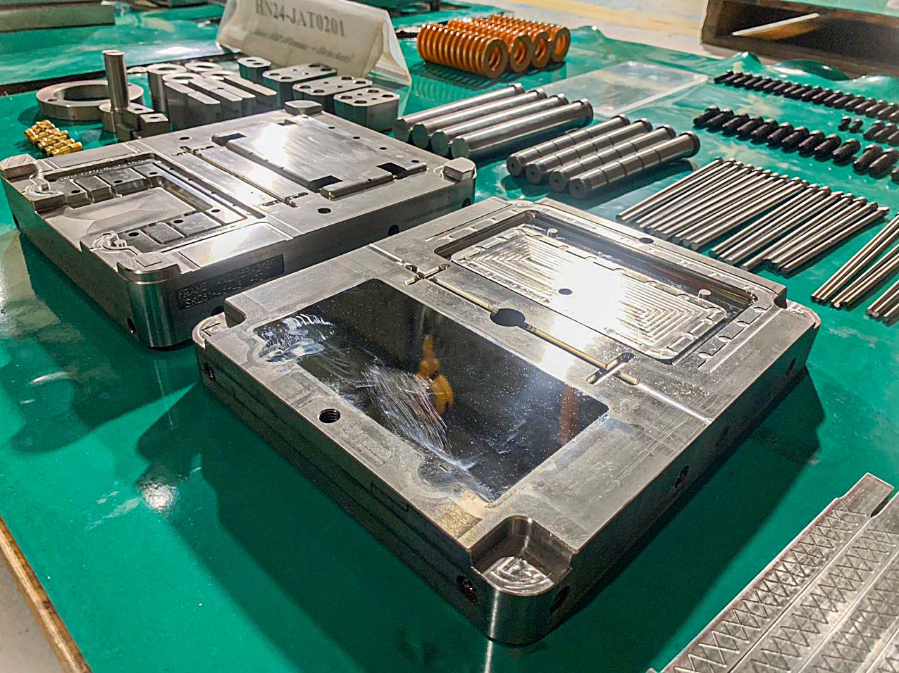 Hanoi Mould - THE LEADING MOULD MAKER IN VIETNAM - FAST AND PRECISE